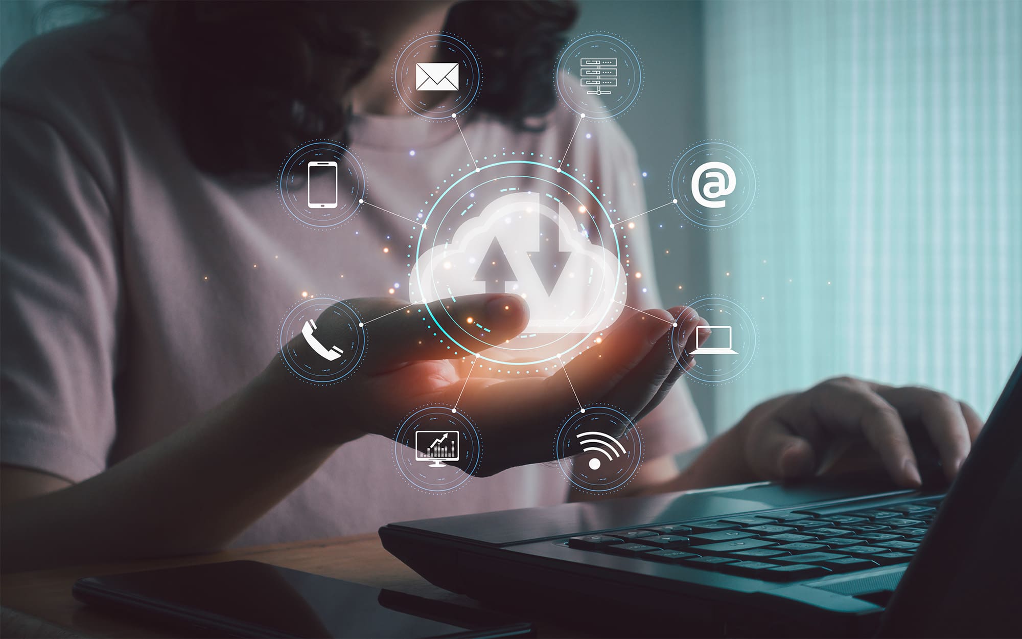 Going Hybrid: Explaining IT Help Desk Service Challenges